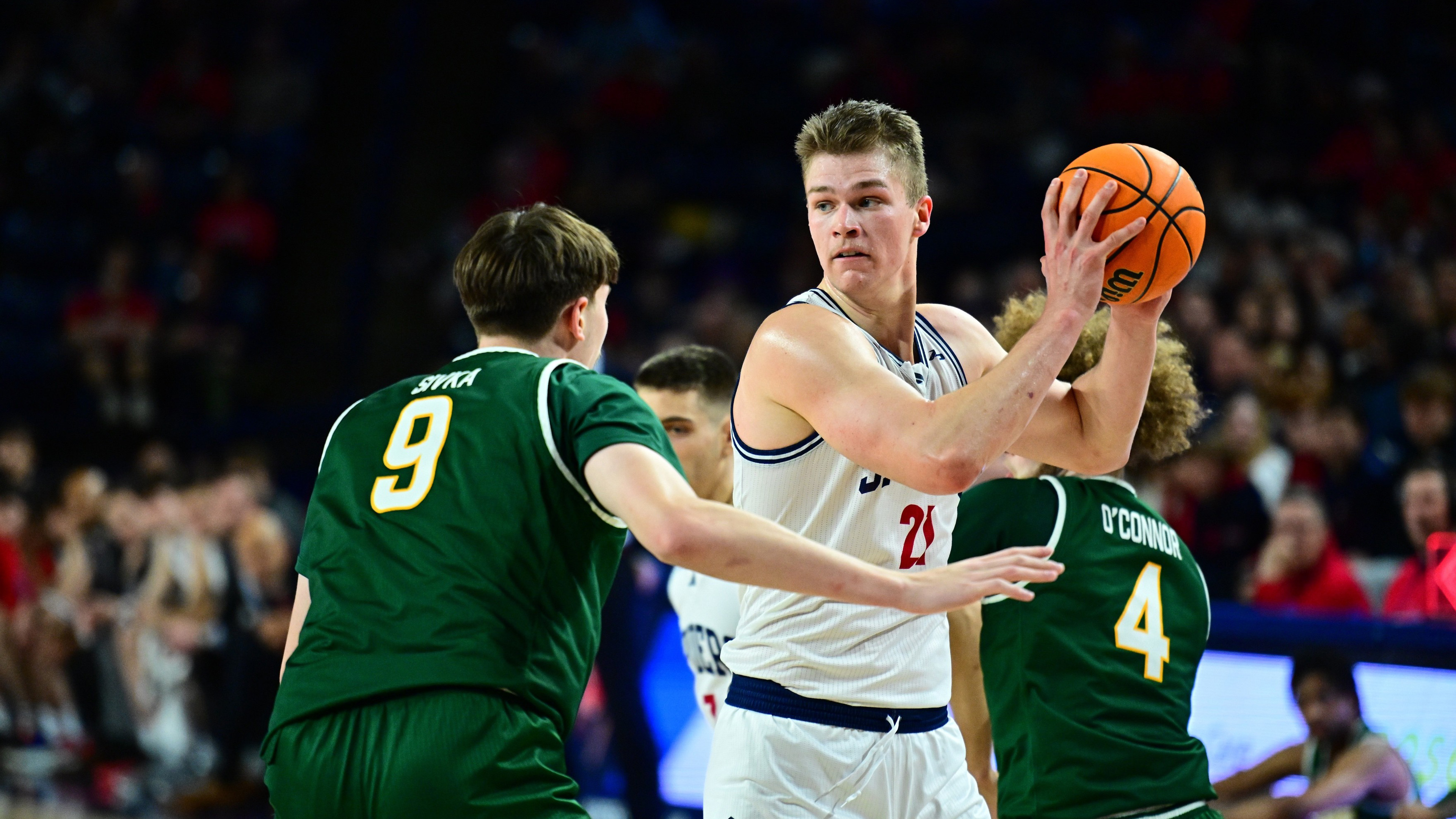 Richmond Spiders men’s basketball captain leads on and off the court ...