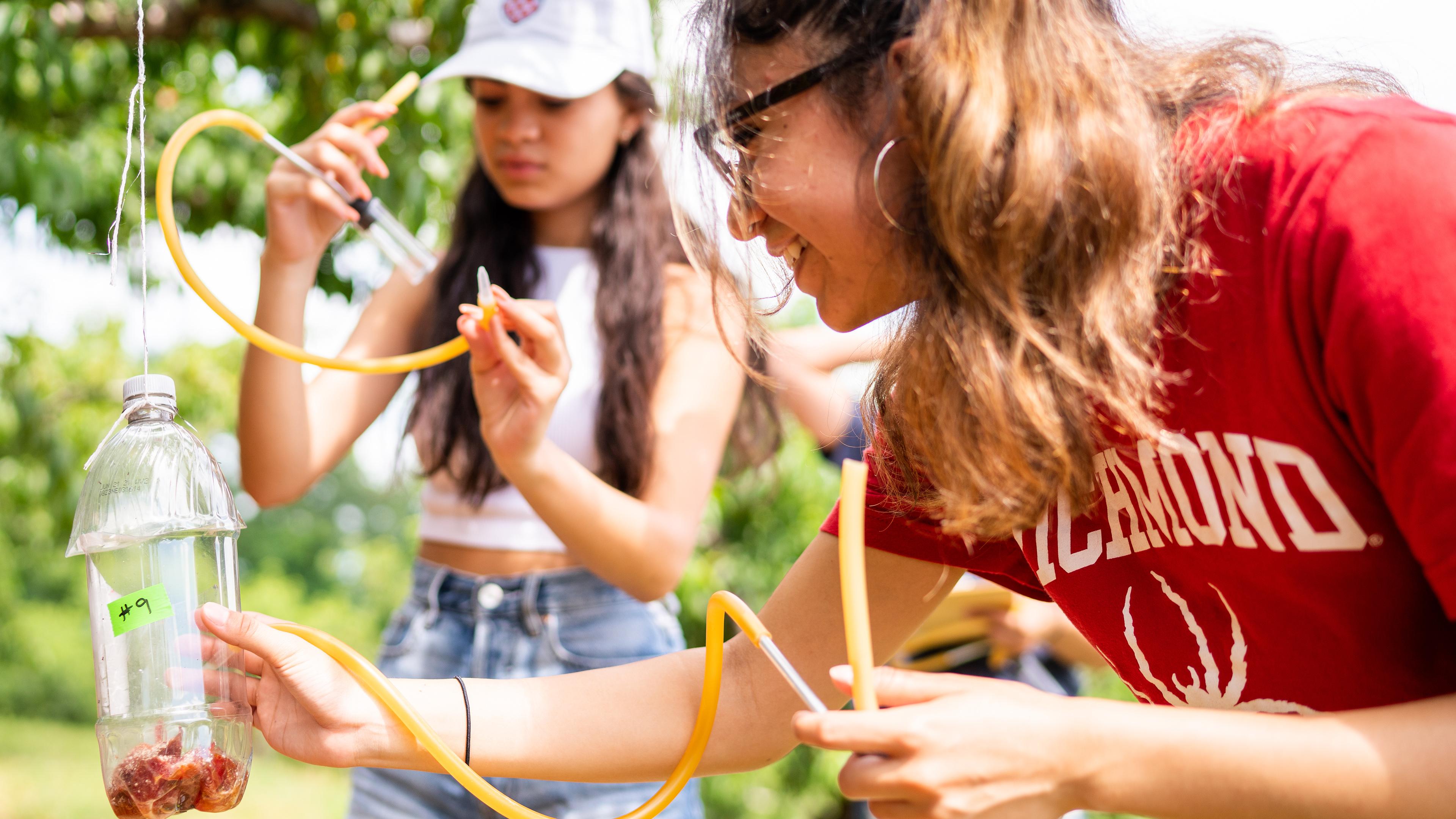 Spider scientists on the rise - URNow - University of Richmond