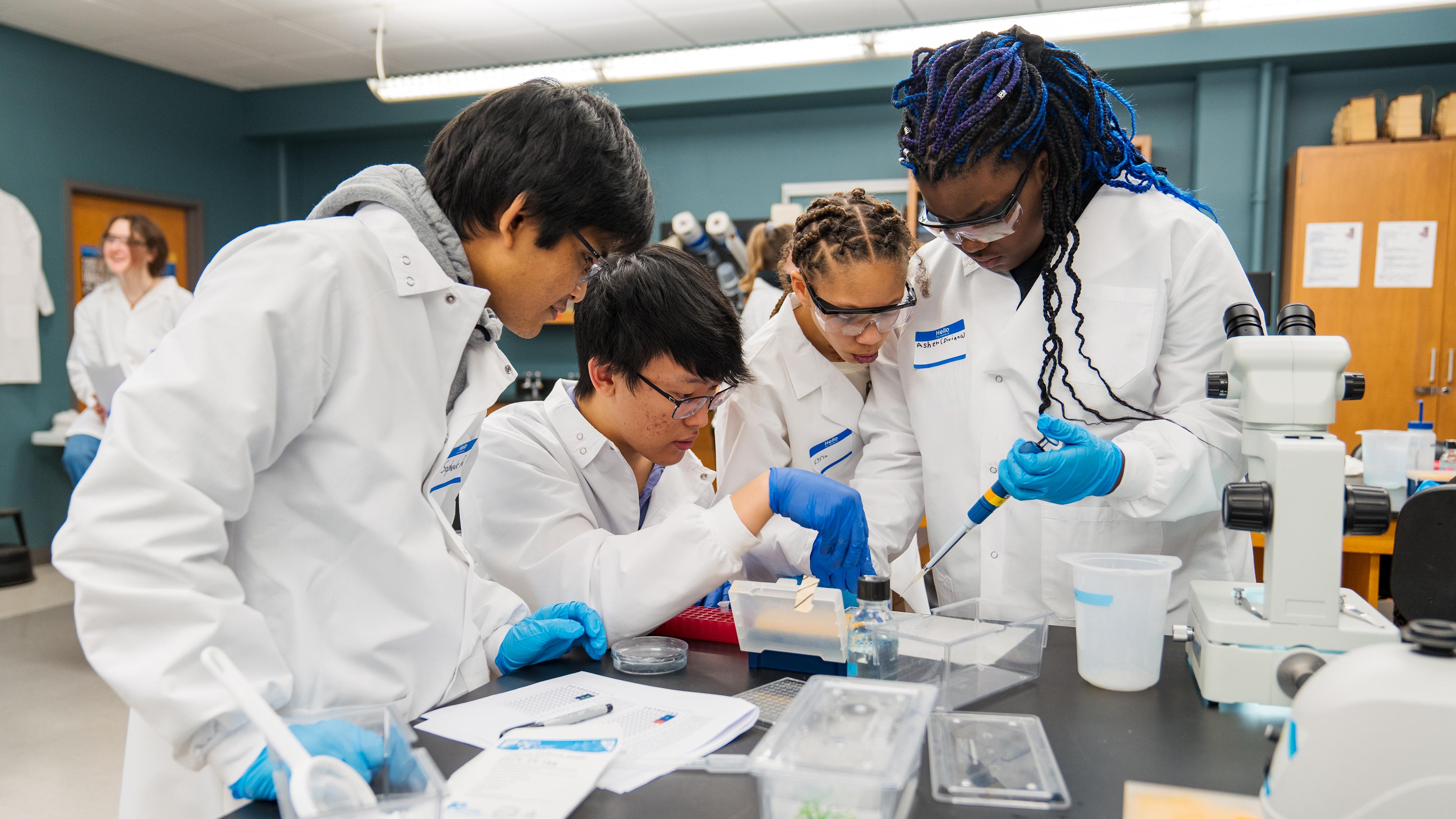 Spider Scientists Teach Local Middle Schoolers - engage - University of ...