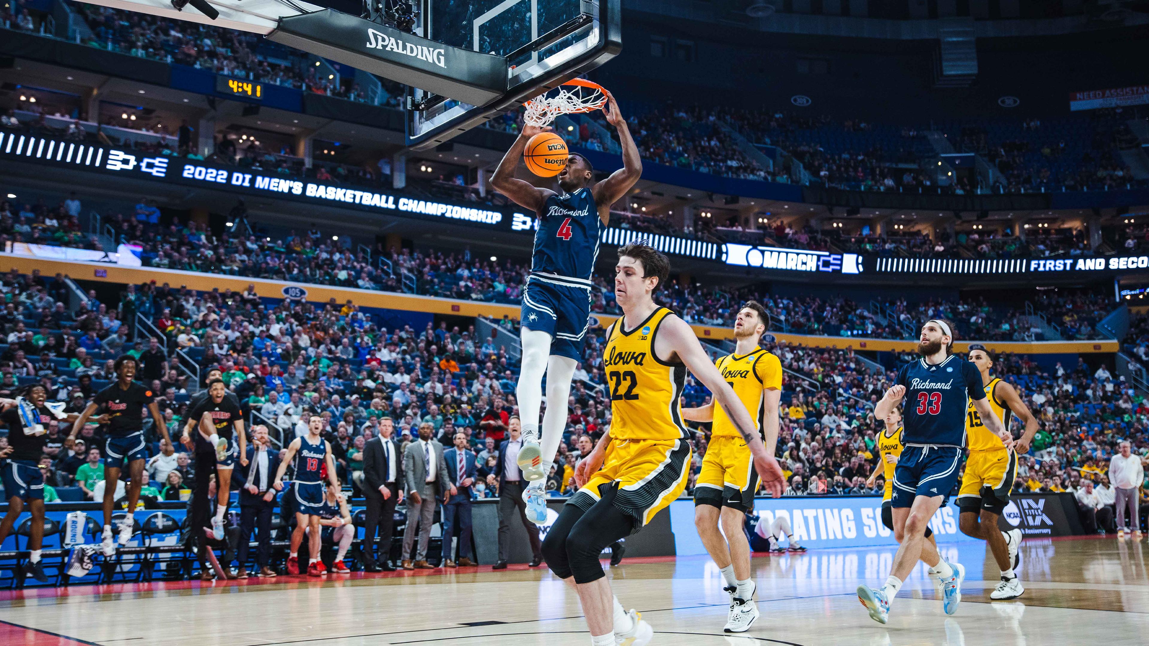 #SpiderMarch Day 3: Spiders upset Hawkeyes - URNow - University of Richmond