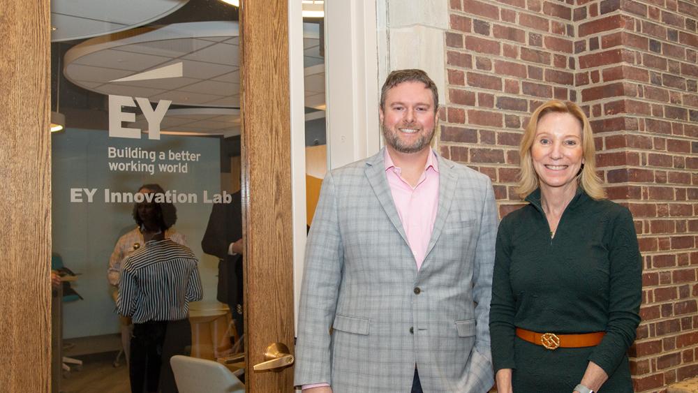 Dean dedicates EY Innovation Lab at the Robins School of Business ...